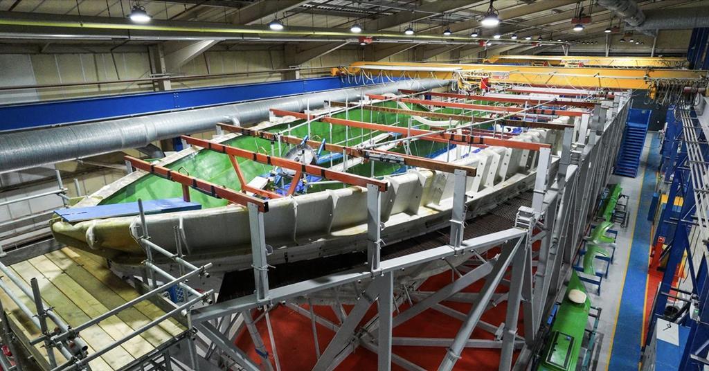 Sunseeker celebrates first lamination of new 134 Superyacht hull | News ...
