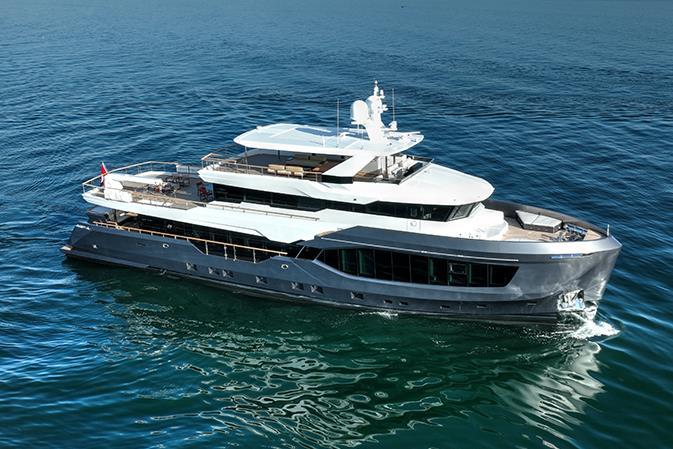 Numarine premieres 30XP hybrid at Cannes | News | International Boat ...