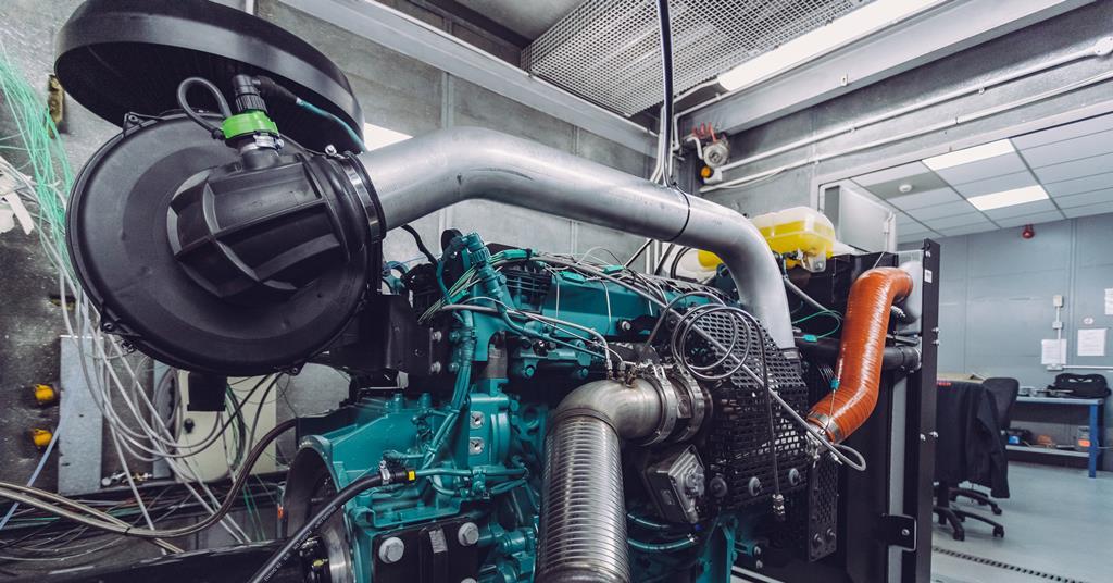 Volvo Penta, CMB.TECH partner on dual-fuel hydrogen engines | News ...