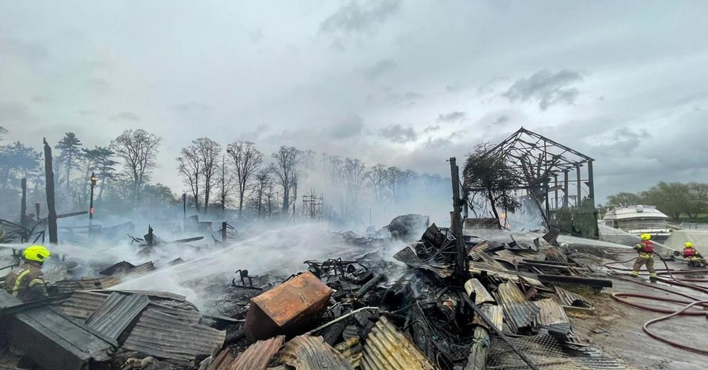 Blaze destroys historic boathouses and vessels on UK’s River Thames ...